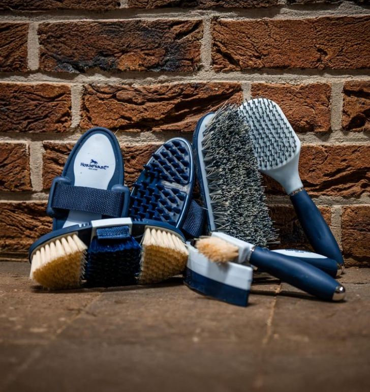 Horseware Newmarket Grooming Brush Set – Hewitt & Whitty Saddlery